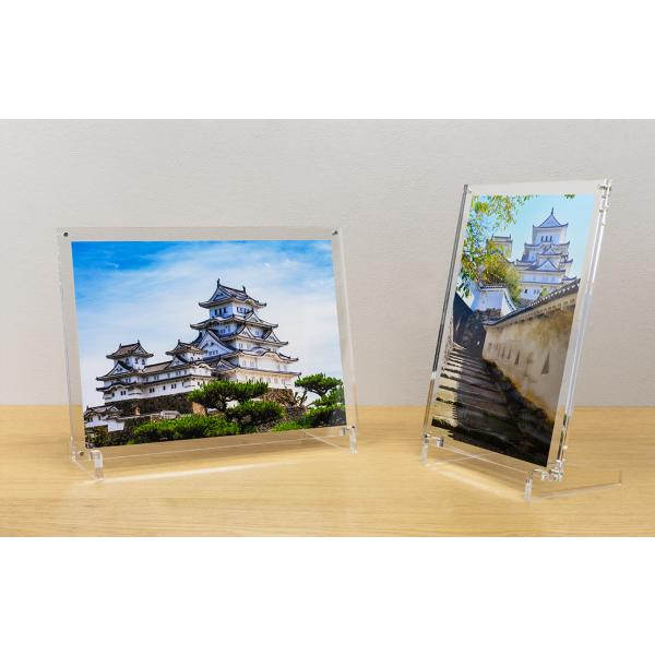 写真はもちろんキャプションやプライスカードにも使えるマグネットフォトフレーム。表板、裏板ともにUVカット板を使用し、大切な写真を紫外線から守ります。固定にネジ等を使用していないためスライドするだけで簡単に写真を入れ替えることができます。●付...