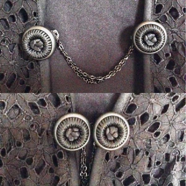 釦がないフォーマルウエアージャケットには必需品.注）この商品は自動的にネコポス便発送になります。代引き支払いご希望の方は別途送料+代引き手数料が掛かります。送料と手数料はＨＰ「お買い物ガイド」をご参照下さい。発送はネコポス便のみとなります。...