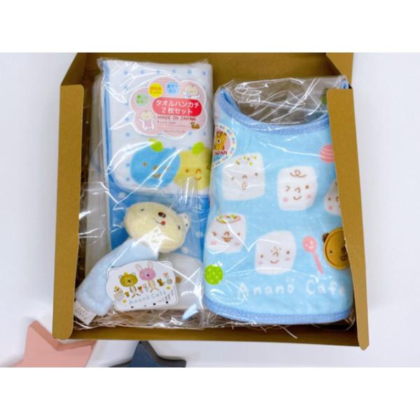 写真二枚目のラッピングでお届けします！・ラトル　アナノカフェananoベビーマスコットのラトルです。ベルトにマスコットがくっ付いています。振ると優しい音色がリンリン♪《サイズ》50×60mm《規格》■素材・成分：綿100%・スタイ　アナノカ...