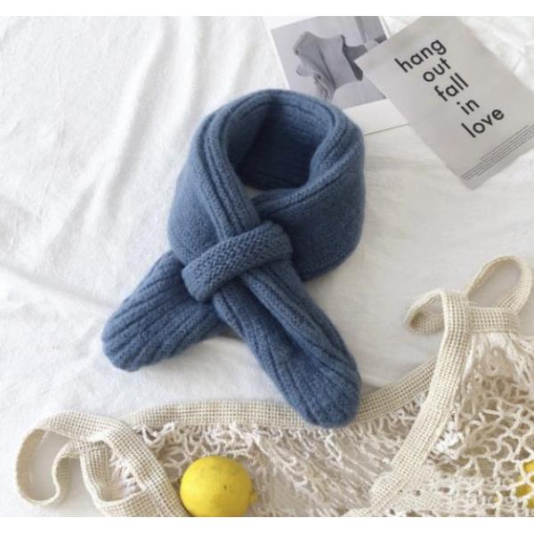 お子様でも簡単に巻く事ができるマフラーです！《材質》ポリエステル、コットン《カラー》ブルーピンク《サイズ》70cm《対応年齢》1歳〜8歳日本製のものと比べると縫製や糸の始末が雑なものや目立たない汚れなどがある場合がございます。