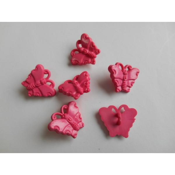 ドイツのレトロなボタンです。 1.7cmｘ1.5cm 6個＜発送と送料＞こちらの商品は、普通郵便、レターパックライト、レターパックプラス、ゆうパック、宅急便でお送りできます。＊代引きの場合は、普通郵便・ゆうパック・宅急便よりお選びください。