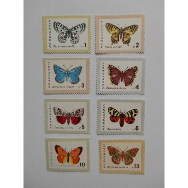 1962年9月発行のブルガリアの切手「蝶 」です。1st.:Parnassius apollo2st.：Tais cerisyi3st.：Licaena meleager4st.：Vanessa antiopa5st.：Catocala d...