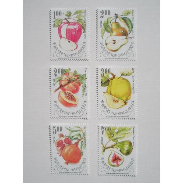 1993年発行のブルガリアの切手「果物」です。1.00lv.:リンゴ2.00lv.:モモ2.00lv.:洋ナシ3.00lv.:マルメロ5.00lv.:ザクロ7.00lv.:イチジク1993年7月8日発行6枚組3.9cm x 2.9cmデザイ...