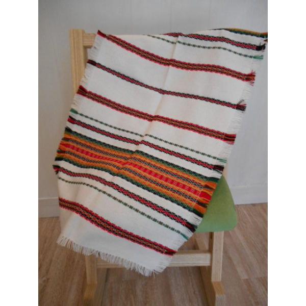 ブルガリア独特の織物です。裏表があってないような、両面使える優れものです。テーブルに敷くだけでなく、椅子のカバーなどに使ってもいいです。サイズ：約40cmx80cm＜発送・送料について＞こちらの商品は、普通郵便、レターパックライト、レターパ...