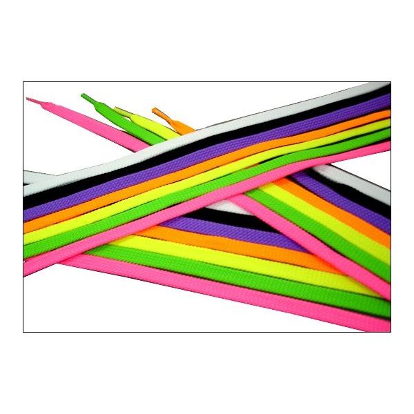 【商品説明】靴に最初からついている、味気ない靴紐を蛍光カラータイプに変えるだけで足元が明るい！明るい色を身に着けるだけで、気分もＵＰ！【サイズ】１２０ｃｍ幅：約８.５ｍｍ【原産国】日本【ご注意】靴紐をご購入される場合はお手元の靴紐の長さを測...