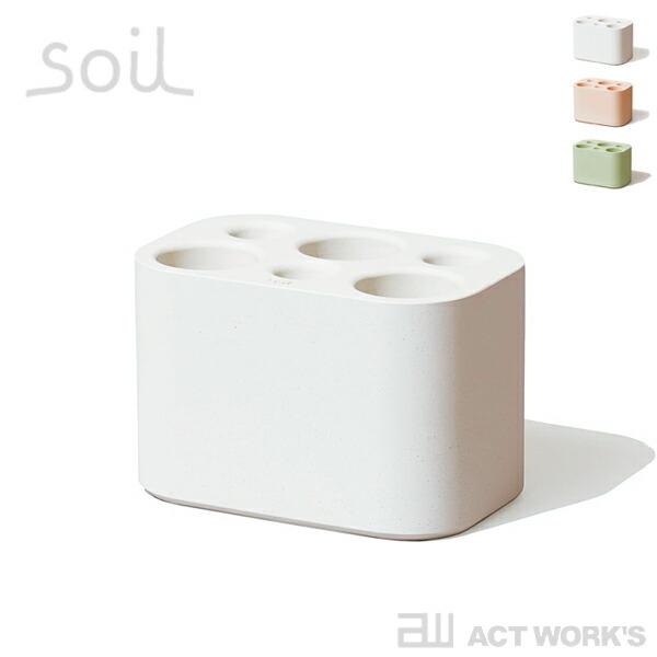 「soil（ソイル）」のアンブレラスタンド ラージです。吸湿性の高い自然素材、珪藻土（けいそうど）でつくられた、傘を6本差せるアンブレラスタンドです。珪藻土の優れた吸水性で傘から滴り落ちる雨水を吸い取り、時間がたつと自然に乾燥します。全6本...