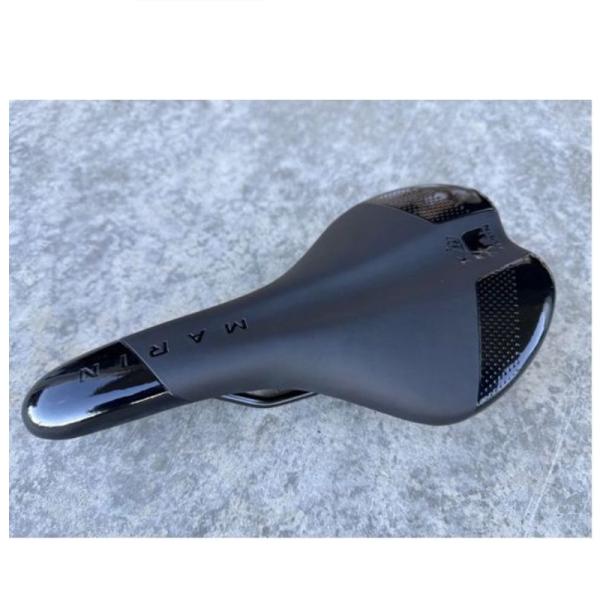 オシャレなデザインで軽量なMARIN新サドルです。横幅：144mm（座る箇所）縦幅：269mm（先端から先端）重量：280g