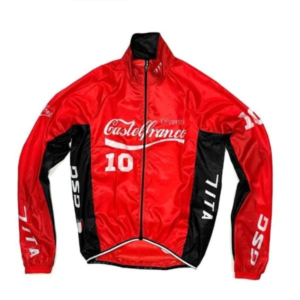 １枚在庫ありイタリアGSG社の本拠地Castelfrancoの名を冠したシリーズ。7ITAブランド10周年を記念して復刻したデザインです。軽量でありながらも頼りになる実力派ウィンドブレーカー。イタリアPidigi社のZero Wind素材を...