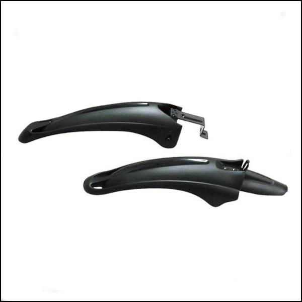 フェンダー MTB用前後セット気軽につけられるMTB用樹脂ショートフェンダー。Fサス用は前つばがなくコラム挿入式、リジット用はブリッジ穴取付け式なのでほぼ全ての自転車に装着可能です。カラー：ブラック フロント長さ/幅：370×100mmリア...