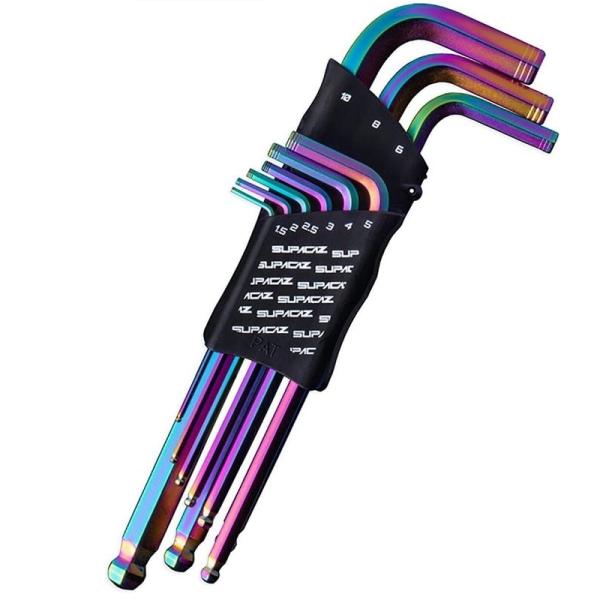 SUPACAZの定番、Oil Slickカラーを身に纏ったアーレンキー。先端には溝が刻まれており、食いつきの良さも兼ね備えています商品名 : Allen Keyz Oil Slick商品コード : 2110000200275ブランド : S...