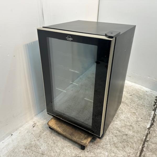 ■管理番号：4400000126997■メーカー：フォルスタージャパン■型番：FJC-85G(BK)■電源：単相100V■周波数：50/60Hz■消費電力：82/82W■温度帯：冷蔵：6〜18℃■内容量：冷蔵：83L■能力：収納本数：26本...