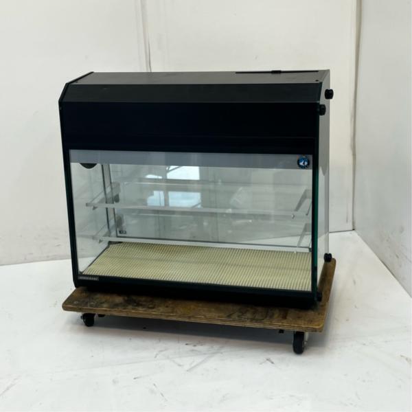 ■管理番号：4400000130573■メーカー：ホシザキ■型番：KD-90D1■電源：単相100V■周波数：50/60Hz■消費電力：冷却時：170/165W■温度帯：冷蔵：5〜15℃■内容量：冷蔵：120L■外形寸法：W932 x D3...