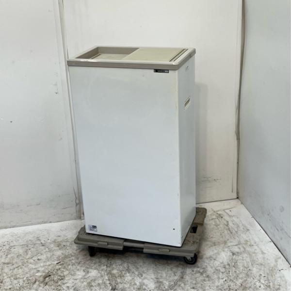 ■管理番号：4400000133834n■メーカー：サンデン■型番：PF-057XF■電源：単相100V■周波数：50/60Hz■消費電力：51/56W■温度帯：冷凍：-20〜-18℃■内容量：冷凍：42L　冷凍食品 約23kg、1.1kg...