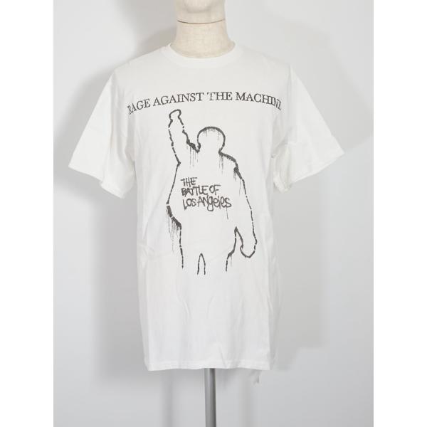80年代後期から90年代中期にかけて製造されていたアメリカ製のマーチャンダイズに限りなく近づけて再現しました。アメリカンボディ特有のかさっとしたドライタッチの中肉天竺ボディに当時と同じアメリカンラバー加工でプリントを施しています。&amp;...