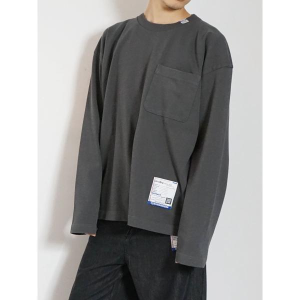 ”in・stru(men-tal). のストレスフリーなベーシックカットソー” デザイン性を極限まで削ぎ落とし、素材・シルエット・着心地に徹底的にこだわった1枚です。 肩の縫い目を排除した構造により、動きやすさと快適さを両立。肌あたりもやさ...