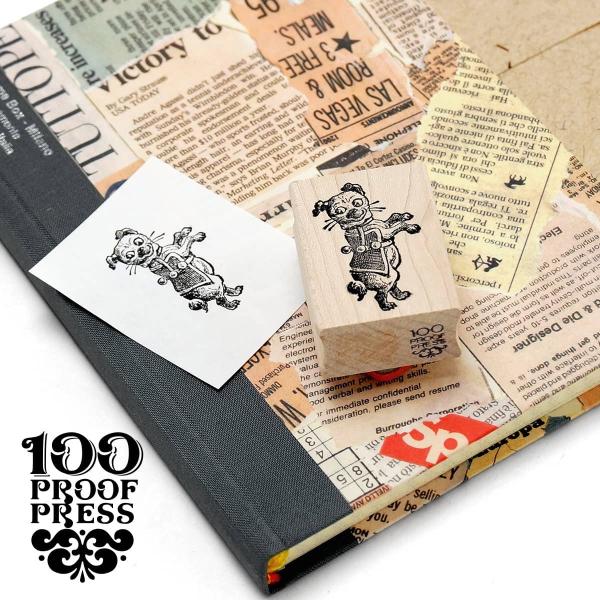 アンティークな絵柄がお洒落なラバースタンプ。キュートなサーカス犬。メッセージカードやラッピング、スクラップブック・アルバムなどに。【サイズ】本体サイズ：幅3.3×奥行4.4×厚さ2.7cm印面サイズ：横1.9×縦3.8cm※サイズはすべて概...