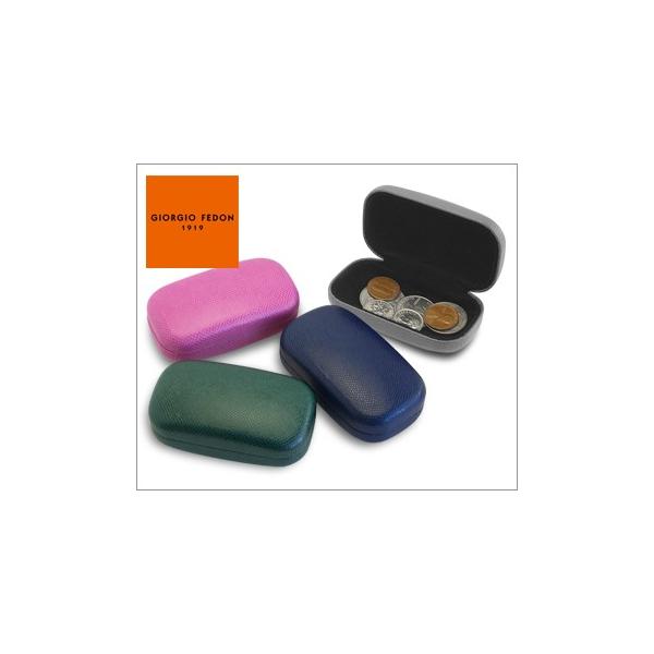 サイズ： 外寸 横8.5×縦5×高さ3.5cm内寸 横7.5×縦3.5×高さ2.4cm素材：合成皮革MADE IN ITALY手のひらサイズの小物入れ。フリーケースとして様々な用途でお使い頂けます。リザード風型押しがお洒落なDIARIOシリ...