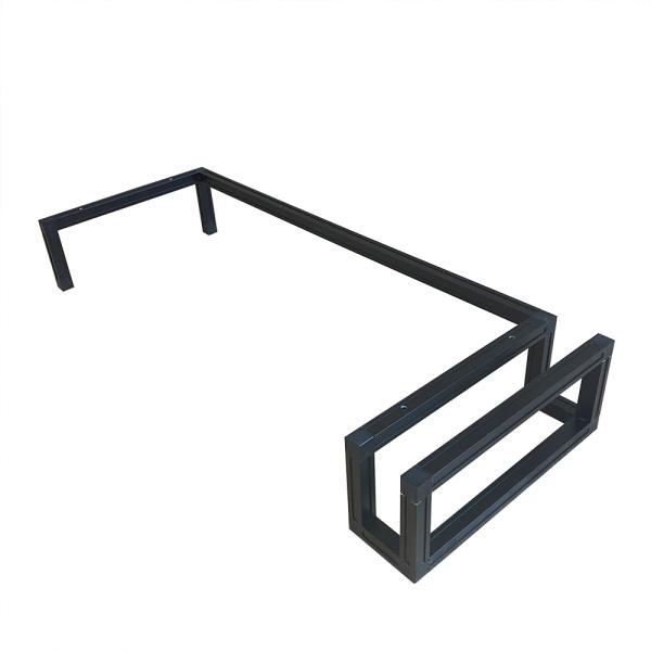 ノートPCを閉じた状態でモニターにつないで使う場合等に便利なスタンド付きのモニター台フレームです。モニター台の下のスペースだけでなく、横にも物を収納することができるのでデスクスペースを有効に使うことができます。◆モニター台部分は幅600mm...