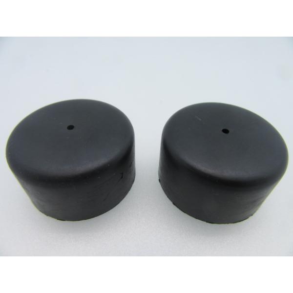 適合車種カワサキ　Z1000Mk2/Z750FX　燃料タンクガイドラバーです。燃料タンクの位置などを調整するのにも役立ちますが、高熱や経年変化による劣化が進みやすいダンパーです。★装着は安全の為プロショップ整備資格者にご依頼下さい。※送料無...