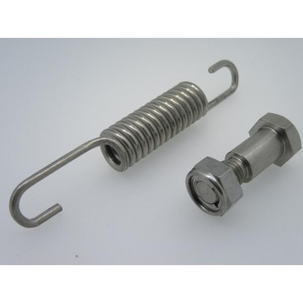 適合車種カワサキ　Z400FX/Z550FX　サイドスタンド スプリングセットです。緩みにくいUロックナットです。カワサキ純正サイドスタンドにもご使用いただけます。※逆車には付かない場合があります。★装着は安全の為プロショップ整備資格者にご...