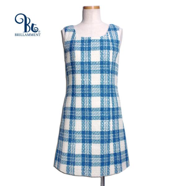 イタリア製高級ウール混生地を贅沢に使用したフォーマルワンピース。コサッジュやブローチを付けますとより一層華やぎに演出してくれるワンピース・ドレスです。綺麗な淡い色合いのブルーとクリームのチェック柄 英国伝統のタータンチェック模様が上品で美し...