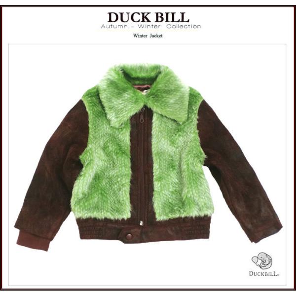 個性的なグリーンファーが目立つ一風変わったジャケットです。 襟と前後のごろが総ファーになっているので、フワフワ暖か！ 寒さをシャットアットしてくれる二重袖構造。 見えない内側の袖口にはリブ編みのニット地でしっかりフィットするようになっていま...