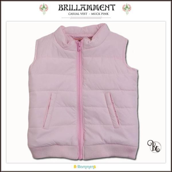 程よい厚さで、 裏フリースの綿入り暖かベストです。シャツやＴシャツの上に羽織物としても使えるキルティングのデザインのベスト通学はもちろんのこと。 ちょっとしたおでかけや、レジャーを楽しむ休日にも上品さと可愛らしさで育ちのいいお嬢様の気品ある...