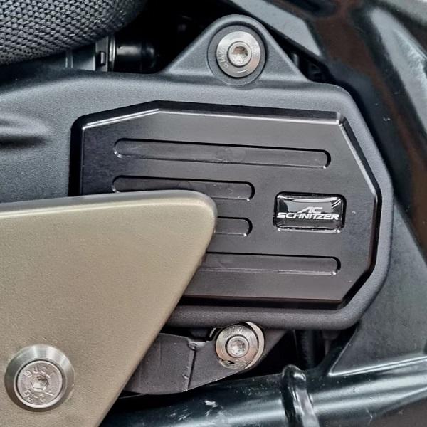 AC Schnitzer Motorrad商　品：スターターカバー品　番：S700790F15002適合車種：R12 nineT 2024※必ず最後までご確認下さい。 商品購入前には、必ず弊社HPにて適合の確認をお願い致します。在庫欠品の際...