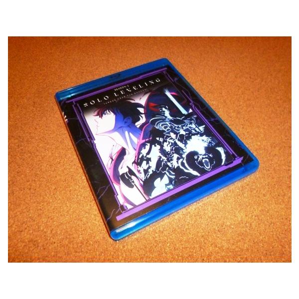 BD+DVDコンボパックからブルーレイのみ取り出した商品です。ブルーレイで第2期-全13話をご視聴いただけます。表紙と収納ケースも付いております。日本語音声にした場合、英語字幕は基本的にOFFできないようでございます。常にご用意できる商品で...