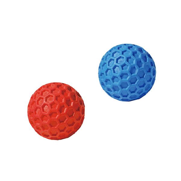 音が鳴るスクィーカー入りタイプで、わんちゃんの気を引く高い鳴り音が鳴ります。フットボールに比べ少し硬めの為噛み応えも抜群！ナチュラルラバーの弾力で、遊びながらデンタルケアも出来ます。しっかりキャッチできる表面加工で楽しさアップ！サイズ：（約...