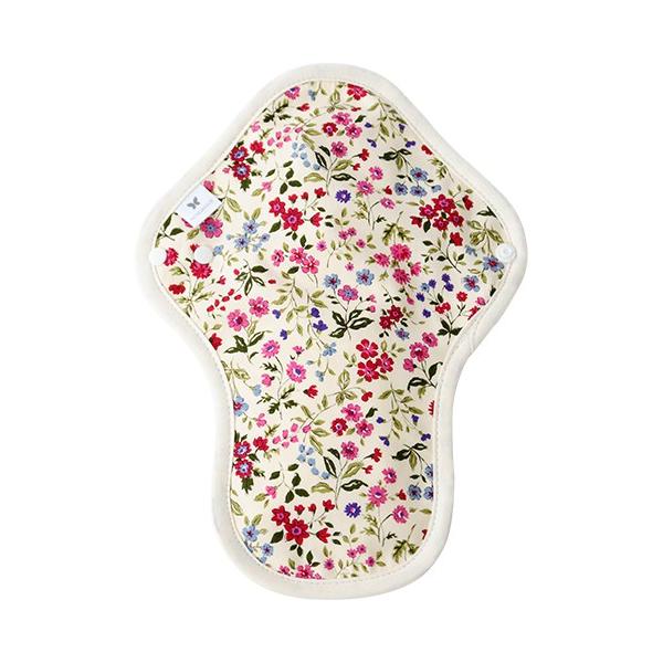 ●多い昼用の生理ナプキンに最適な布ナプキンで、パッドなしで単独で使える一体型・防水布入り・羽根つき・定番の布ナプです。●肌面がオーガニックコットンのショーツと同じニット生地で、優しい肌ざわりと、素肌感が優れています。●使い慣れた紙ナプキンの...