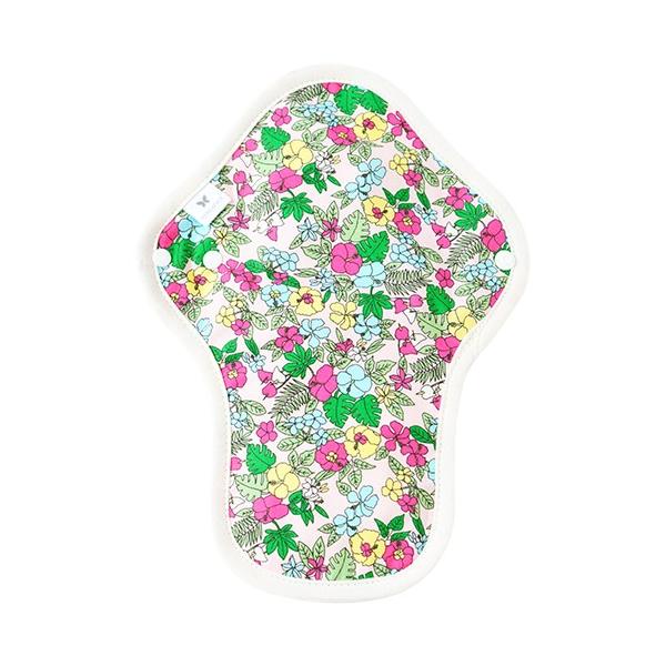 ●多い昼用の生理ナプキンに最適な布ナプキンで、パッドなしで単独で使える一体型・防水布入り・羽根つき・定番の布ナプです。●肌面がオーガニックコットンのショーツと同じニット生地で、優しい肌ざわりと、素肌感が優れています。●使い慣れた紙ナプキンの...