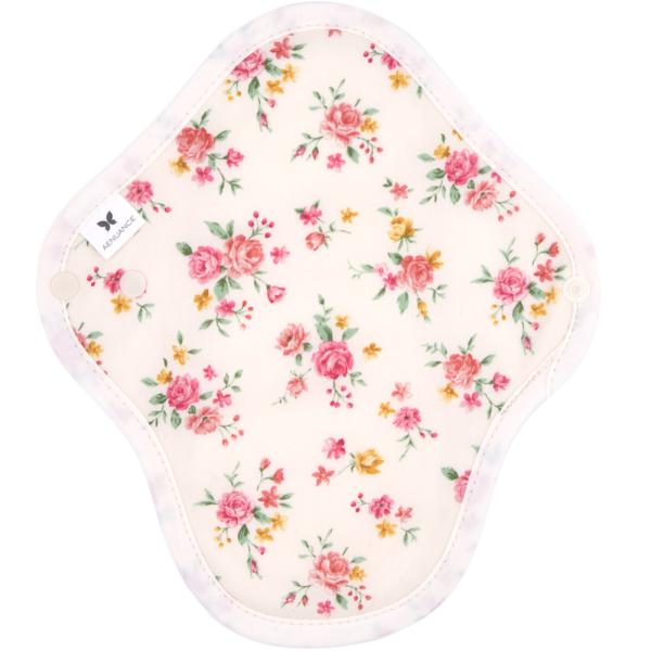 冷え症対策に最適な布ライナーです。取り換える度にまるで洗いたての下着を付けたような気分であなたの清潔で快適な毎日を応援します！肌面がオーガニックコットンのショーツと同じニット生地で、優しい肌ざわりと、素肌感が優れています。紙ナプキン特有のカ...