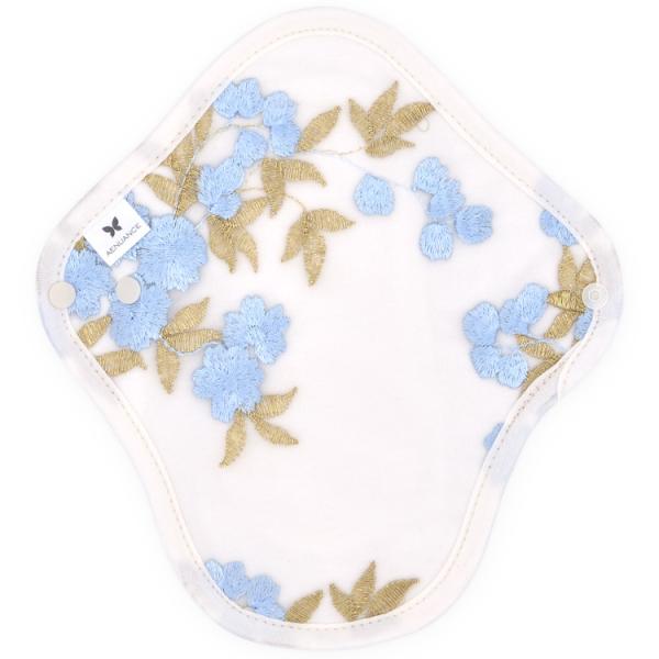 冷え症対策に最適な布ライナーです。取り換える度にまるで洗いたての下着を付けたような気分であなたの清潔で快適な毎日を応援します！肌面がオーガニックコットンのショーツと同じニット生地で、優しい肌ざわりと、素肌感が優れています。紙ナプキン特有のカ...