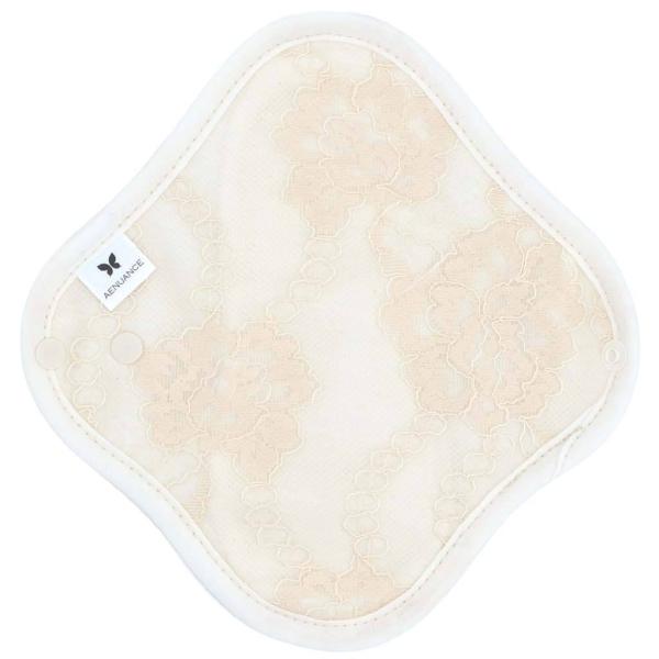 取り換える度にまるで洗いたての下着を付けたような気分であなたの清潔で快適な毎日を応援します！肌面がオーガニックコットンのショーツと同じニット生地で、優しい肌ざわりと、素肌感が優れています。紙ナプキン特有のカサカサという音も、ムレがこもらず肌...