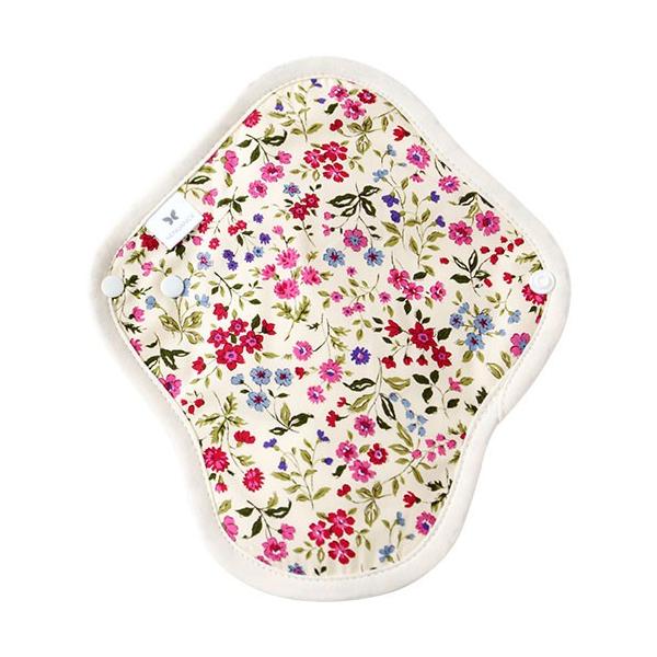 多い日昼用の生理ナプキンに最適な、羽根部分まで防水布を入れた、布ナプの経験者でもはじめての方でも使いやすい一体型の布ナプキンです。肌面が毛玉ができにくいオーガニックコットンのニット生地で、ショーツと同じ優しい肌ざわりと、素肌感が優れています...