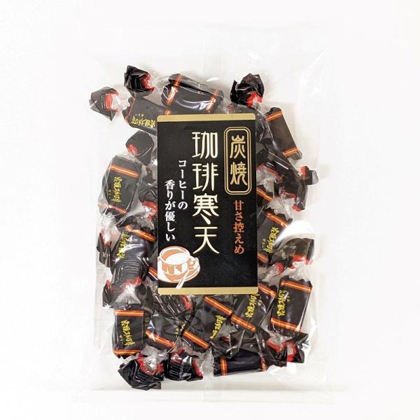 炭焼珈琲を使用し、一つ一つ丁寧に手作業でオブラートを巻いた風味豊かな寒天ゼリーです。