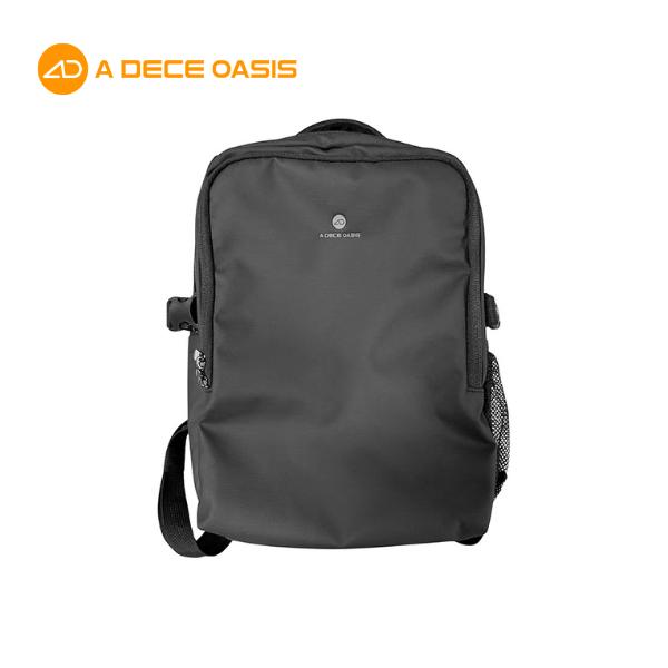 モダンなe-bike通勤者のために設計された、スタイリッシュで多用途なバックパック。ノートPCやスマートフォン、書類など日常の必需品をスマートに収納できます。AIR ONE モデルのフロントキャリア（別売りオプション）にワンタッチで取り付け...