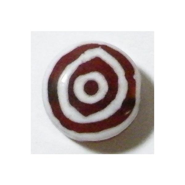 種類：天珠メノウサイズ：8×15mm ボタン型 色：レッド系個数：2個入備考：（必ずお読みください。）自然素材ですので、写真と実際の商品は、若干異なる場合があります。また、モニターなどの環境によっても若干異なる場合がありますので、ご了承ください。