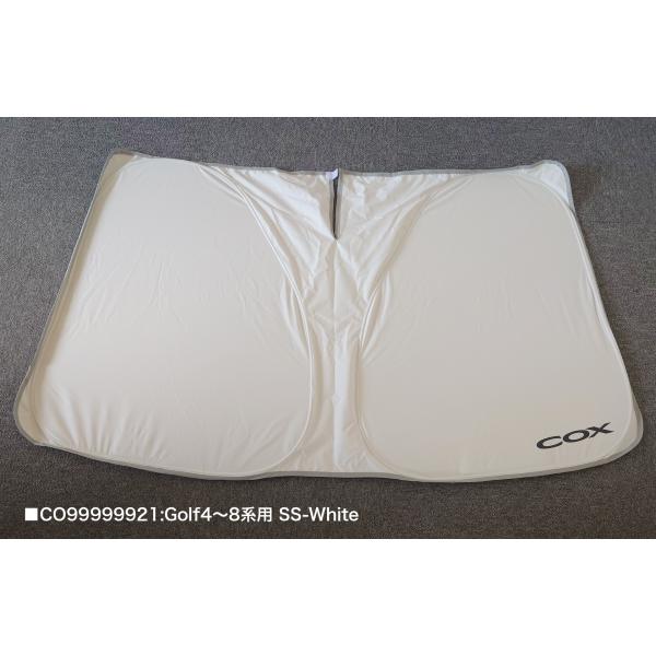 サイズ/仕様■仕様：VW系汎用 機能性強化タイプ(SS/ホワイト)■構成：サンシェード本体(COXロゴ(グレー)付き)ｘ1/専用収納ケース(COXタグ付き)ｘ1■展開時サイズ：上幅1,095〜1,215mm/下幅1,369〜1,489mm/...