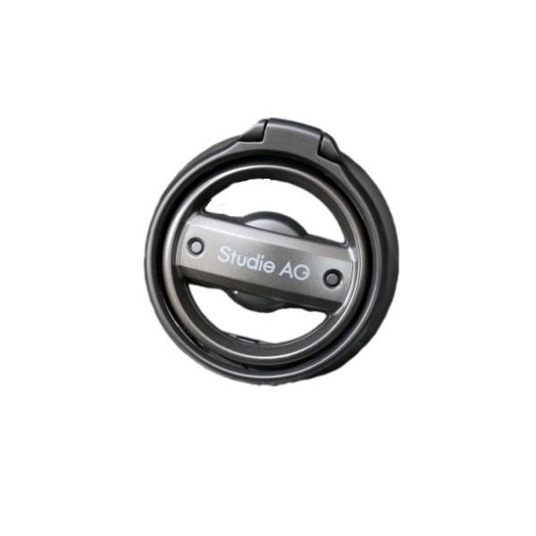 より純正インテリアにマッチするカラーリングを採用しています。Studie AGのNEWロゴ入りよりコンパクトでスムースなモダンなデザインでフィニッシュしています。素材はグラスファイバー繊維強化PCを採用して、ココ大事な剛性とクオリティUPも...