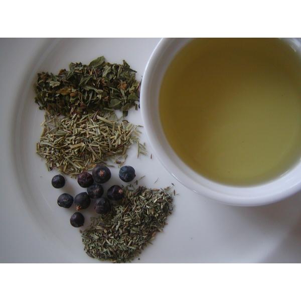 薬草的な味わいが特徴で、筋肉をほぐし、血管を強く,血行をよくする有用性のあるハーブ。また、体内の余分な水分も汗や尿によりデトックスしてくれるので、体内からスッキリさせてくれるハーブティーです。【ブレンド内容・原産国】・タイム/ポーランド・ロ...