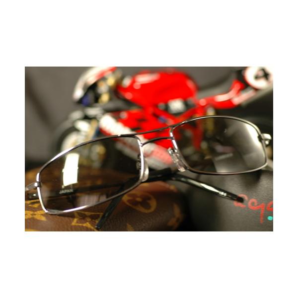 UVカット偏光レンズ　フリーサイズ　男女兼用　ハードケース別売りAGAIN　ブランドとは品質ははるかに落ちます。レンズの不具合　フレームの不具合　ございますご購入時に　返品交換についてのガイドラインをよくお読みくださいパーツの経年劣化につい...