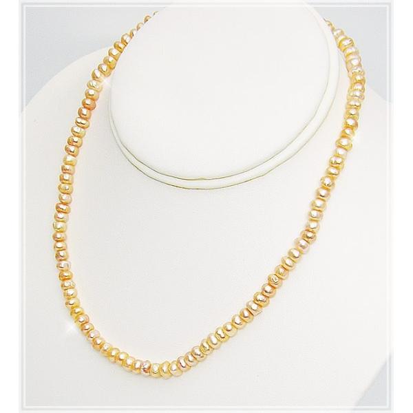 本物の淡水パールならではのやわらかな照りと自然な艶を気軽に楽しめるピンクパールネックレスです人工パールのように均一ではなく粒の大きさや形にわずかな個体差がありそれが天然素材ならではの魅力ひと粒ごとに表情のあるやさしい輝きを放ちますサイズは約...