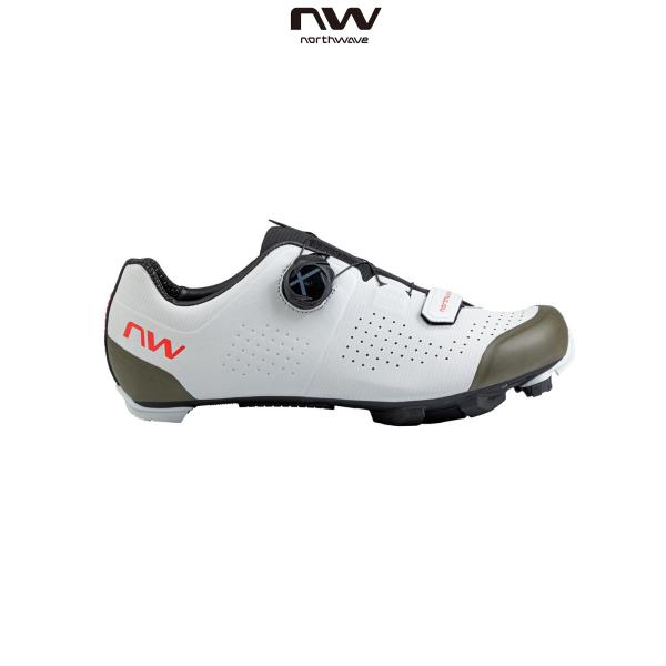 XC 10ソールワイドメッシュとレーザーエアホールを備えたエアネット2層TPU構造溶接TPUトゥーキャップとヒールガードベルクロストラップとシングルXダイヤルSLW3クロージングシステム通気性を高めるために前足部には裏地なしヒール内側はシリ...