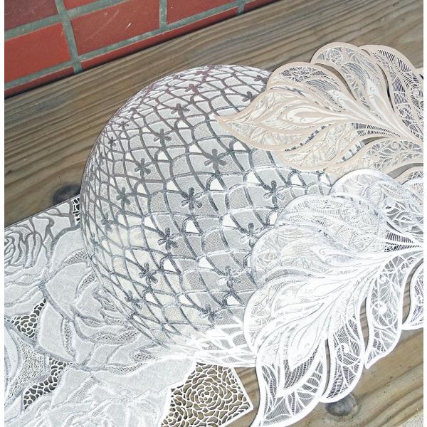 ■サイズ　リーフ　約 21×43ｃｍ　円　形　約 38×38ｃｍ　ローズ　約 30×45ｃｍ■素　材　ビニール（ビニールの部分は撥水性有りますがレースになっているので完全撥水性は有りません）※汚れたら水で拭いて下さい。マジックリン等の洗剤は...