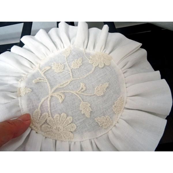 ■サイズ：約 直径25ｃｍ■素　材：白生地　国産麻　チュールレース　ポリエステル100％に綿糸刺繍■お洗濯はネットに入れて、セーター洗いのようなお洗濯をして頂きましたらご家庭で可能です