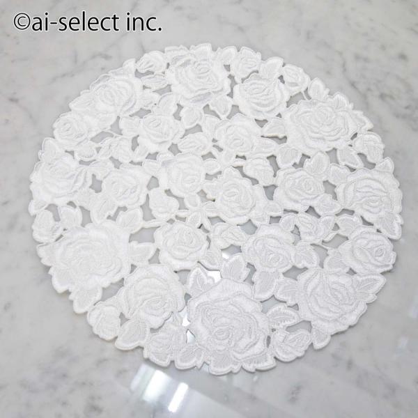 ■サイズ■メーカー表記：約30x30cm■素材■生地部分：ポリエステル100％刺繍糸：レーヨン100％■カラー■ホワイト■お手入れ方法■ご家庭で手洗い可能です。