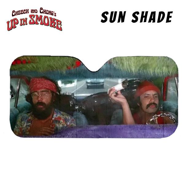 チーチアンドチョンのサンシェードです。照りつける太陽や日焼けを少しでも軽減したい！折りたたんでコンパクトに収納可能！吸盤付きなので、窓にピッタリつけれます。 ■サイズ　縦：約70.5cm　横：約130cm※この商品は輸入品です。多少の小傷や...