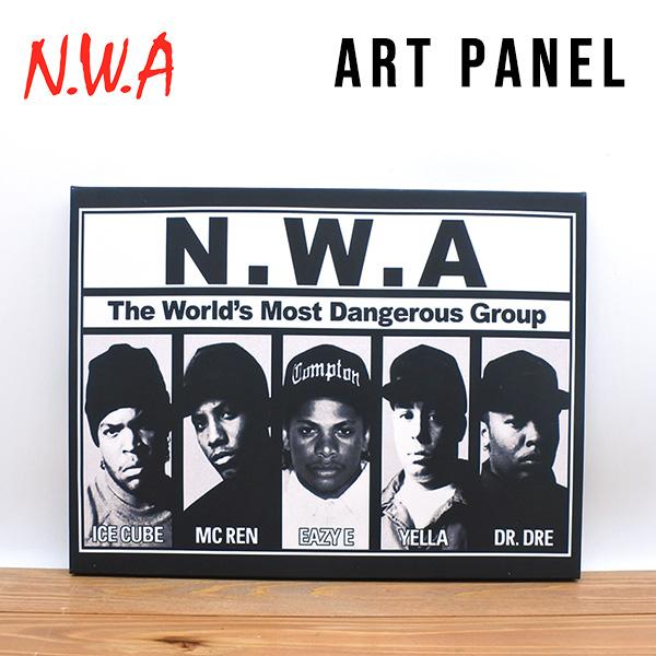 N.W.A のアートパネルです。インパクトはありますが、モダンな雰囲気のキャンバスアートパネルなので、お部屋にもガレージにもピッタリ。 日本では手に入らないレアな一品です！飾るためのフックが付属されているので、壁掛けでも、立てかけて机の上に...